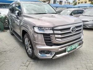 Toyota Land Cruiser 3.5 V6 2022 Gold in Mombasa CBD - Cars, Paul Mwiti ...