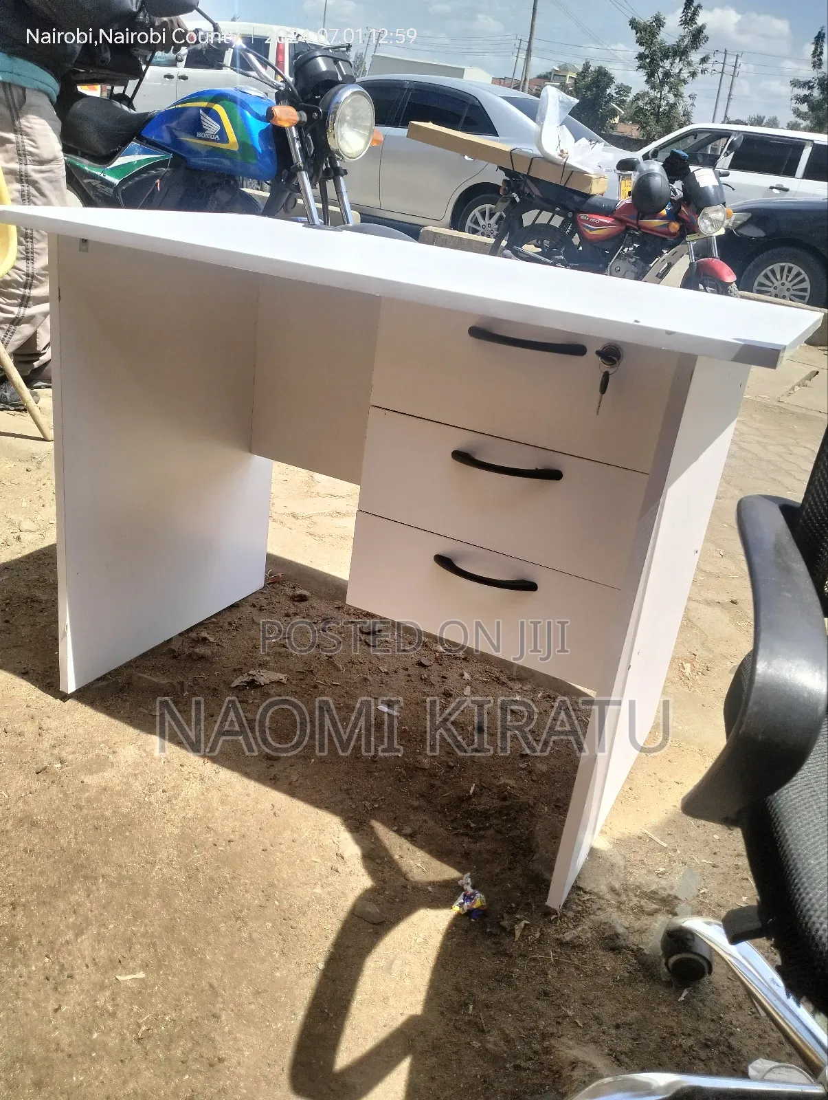1mtr White Study Desk in Embakasi - Furniture, Naomi Kiratu | Jiji.co.ke