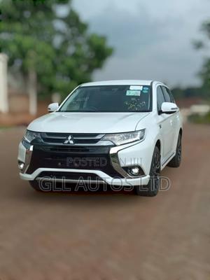 Mitsubishi Outlander 2.0 PHEV AWD 2017 White in Kilimani - Cars, Gll Autos Ltd Imports | Jiji.co.ke